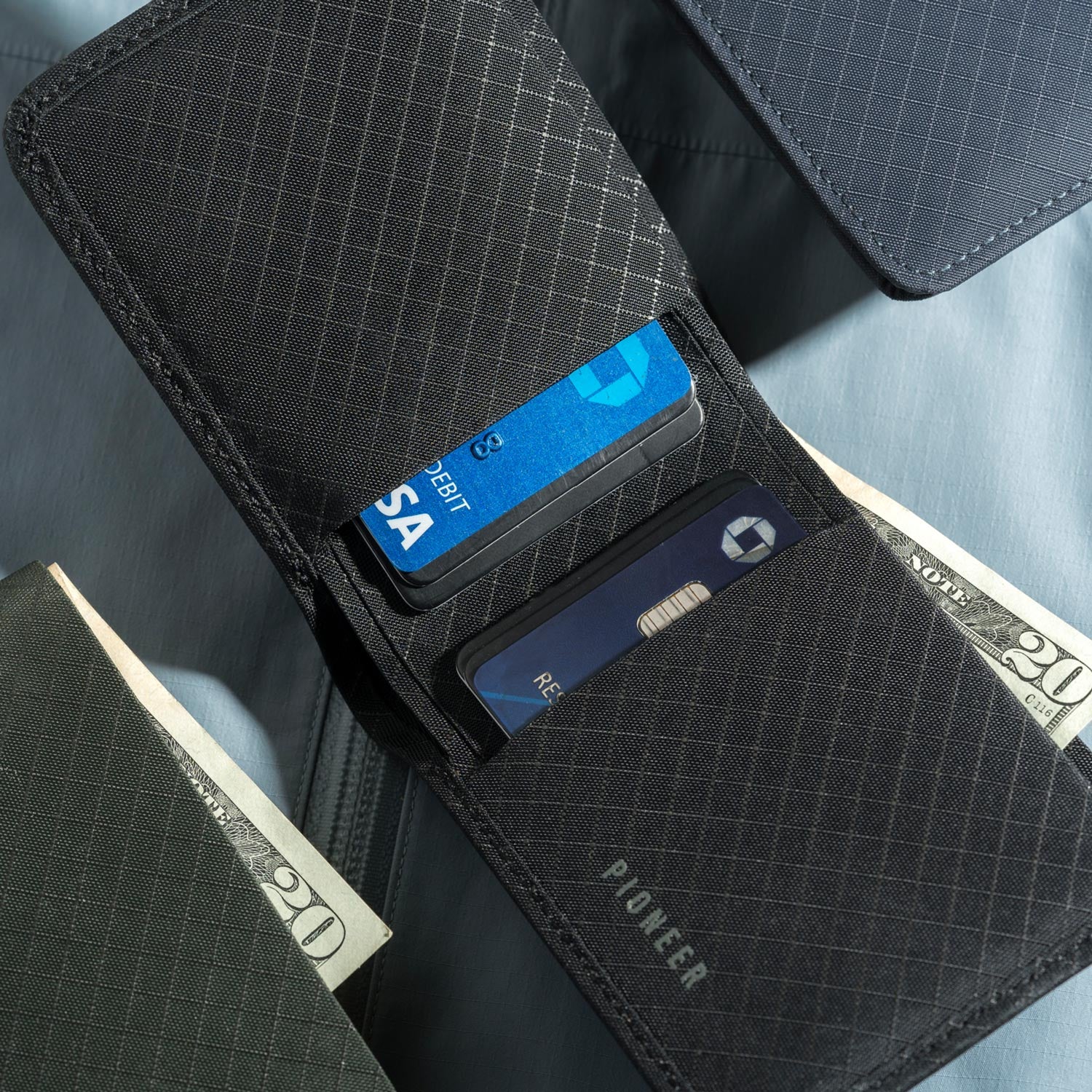 The Flyfold Billfold Wallet | Pioneer Carry – PIONEER